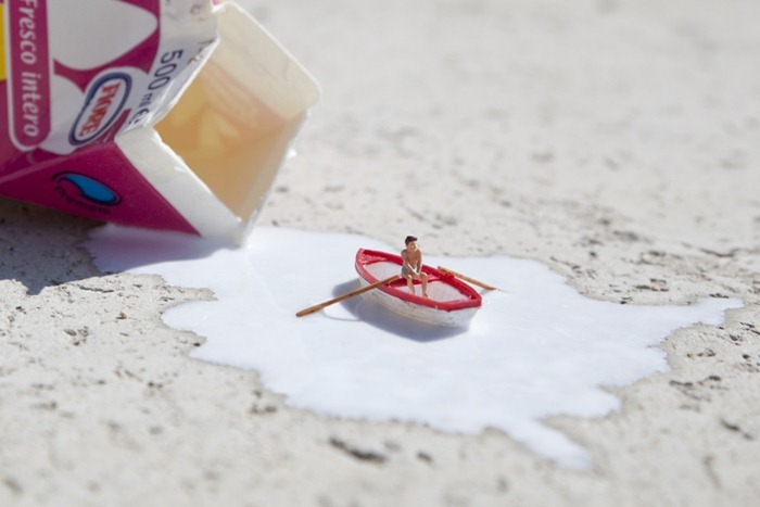 Miniature Street Art by Slinkachu | Amusing Planet